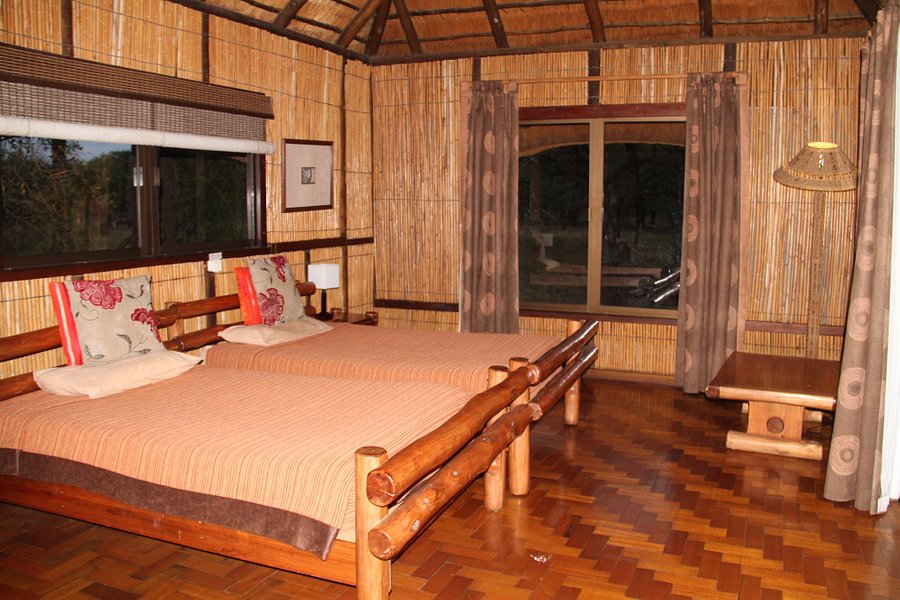 Hlatikulu Bush Lodge - Hluhluwe Game Reserve